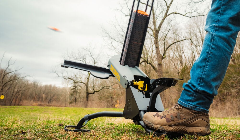 Caldwell Claymore 50 Clay Pigeon Target Thrower Foot Operated Clay Pig ...